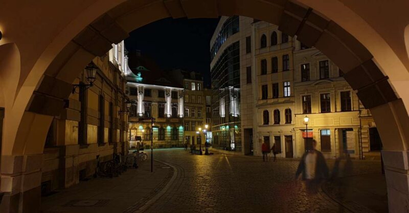 Wroclaw: Guided City Night Tour (2 hours) - Key Points