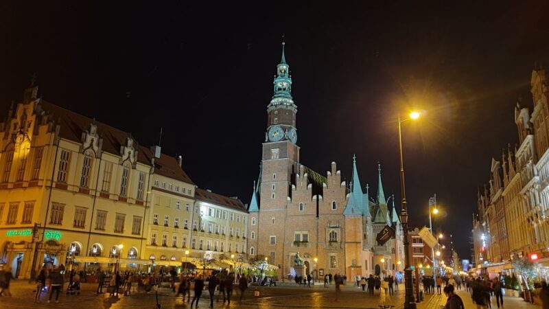 Wroclaw: Guided City Night Tour (2 hours) - Who Is This Tour Best For?