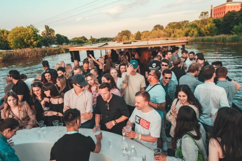 Wroclaw: Oder River Boat Party with Unlimited Drinks - Key Points
