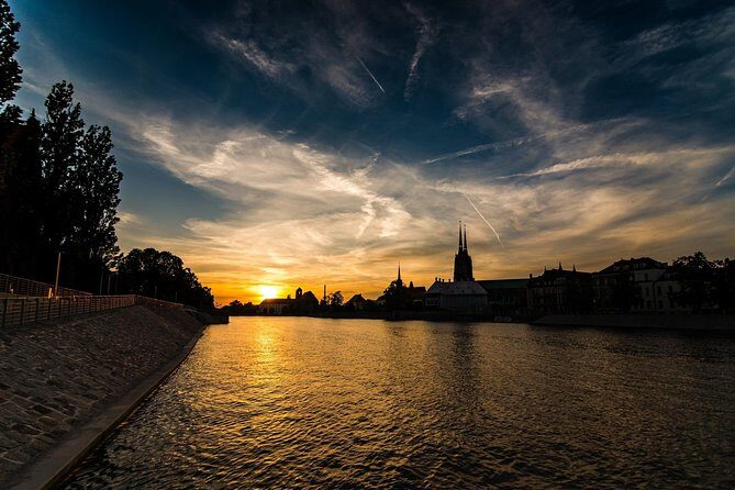 Wroclaw Old Town Highlights Private Walking Tour - Key Points