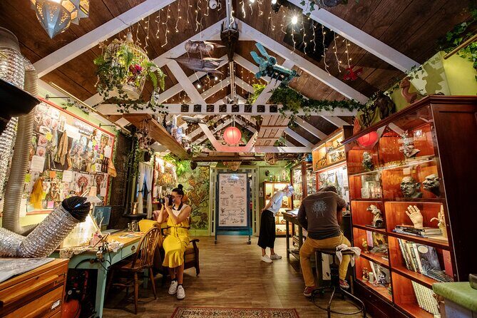 Wt Workshop Unleashed Tour - Mandarin Speaking Guide - What to Expect at Weta Workshop Unleashed