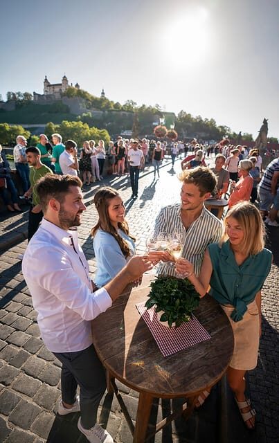 Würzburg: Guided Tour with Franconian wine - Authenticity and Value