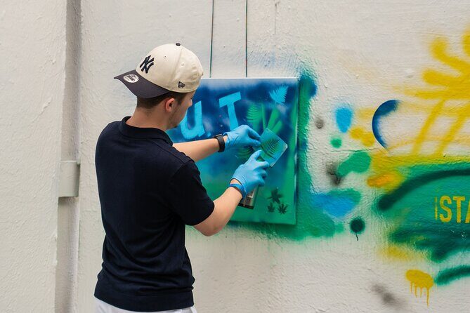 Wynwood Walls Street Art Experience : Spray Paint on Canvas - The Sum Up