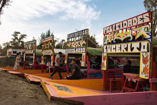 Xochimilco BOAT LIGHT PARTY WITH 1 DRINK AND 4 TAQUITOES + 18 - Summary: Who Is This Tour For?