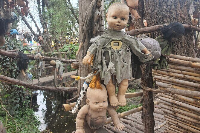 Xochimilco Boat PartyTemptation + 18 with open bar and cleats - FAQ