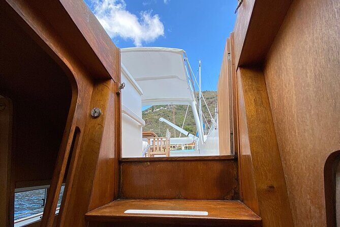 Yacht excursion Shalimar IV - The Experience From a Traveler’s Perspective