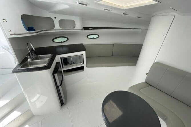 Yacht experience in Cancun: cruise, swim and sunset views - Meeting Point and Logistics