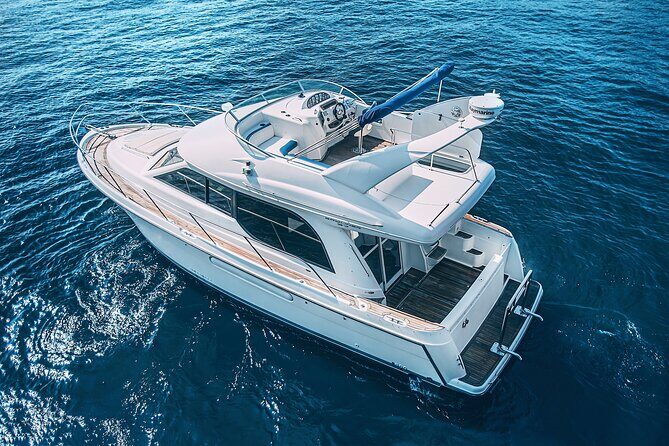 Yacht Meridian 40FT Best Private Rental in Cancun - The Sum Up