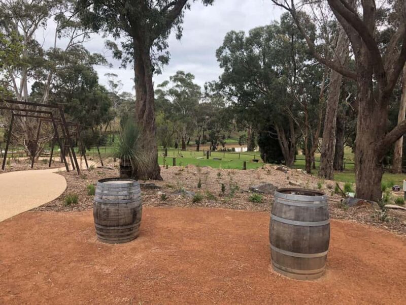 Yarra Valley: Bus Wine Tour with Lunch and a Glass of Wine - Key Points