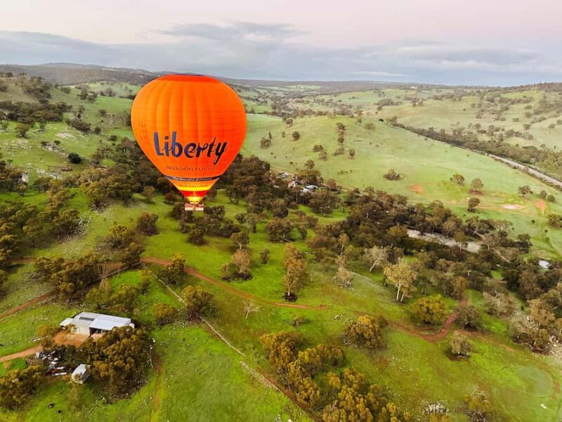 Yarra Valley: Hot Air Balloon Flight with Pickup & Breakfast - Key Points