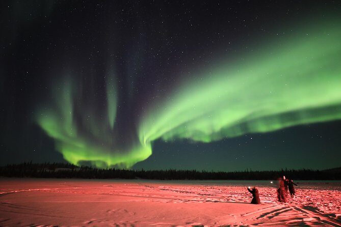 Yellowknife Tours - Aurora by bus - Key Points