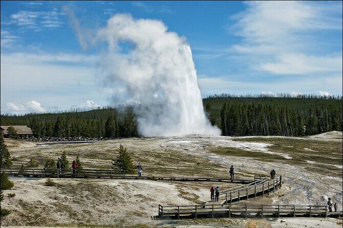 Yellowstone Private Tour Up To 14 - A Surprise Activity Included - An In-Depth Look at the Yellowstone Private Tour