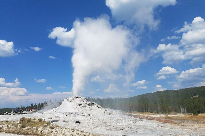 Yellowstone's Upper Geyser Basin: A Self-Guided Audio Tour - Key Points