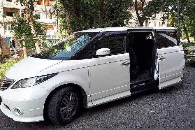 Yerevan city-Zvartnots airport transfer - Who Should Book This Transfer?