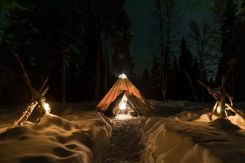 Ylläs: Fireside tasting in a traditional lavvo - A Deep Dive into the Fireside Tasting Experience in Ylläs