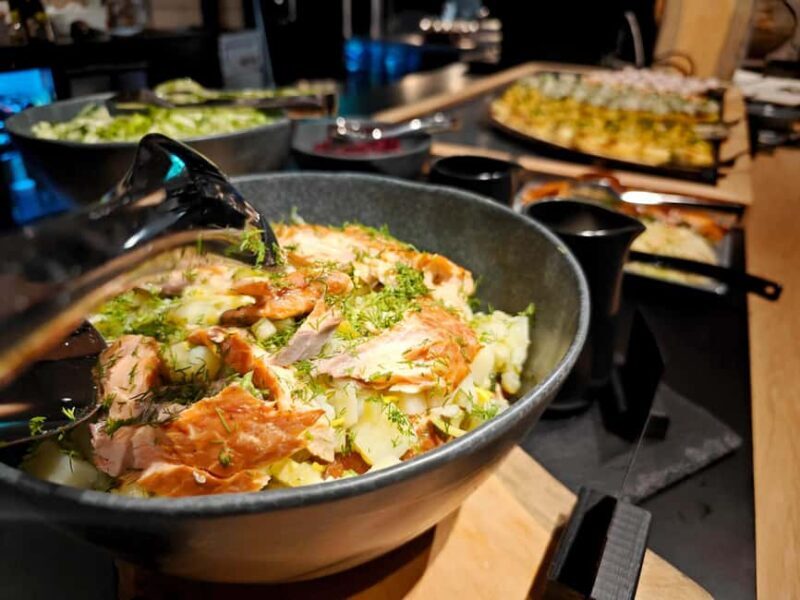 Ylläs: Northern Lights Dinner with Snowcat Ride - Key Points