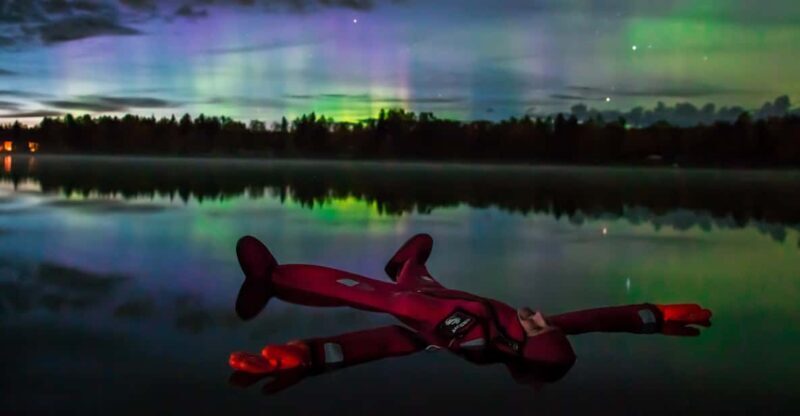 Ylläs: Northern Lights Ice-Floating Experience with Transfer - The Experience in Detail