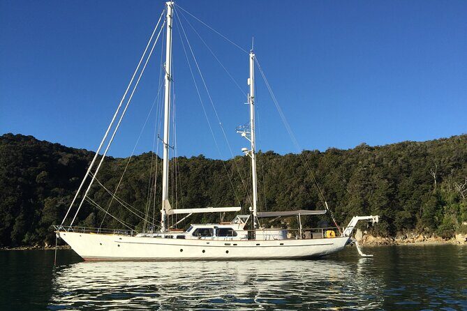 Yonder Star Sailing Yacht - Key Points