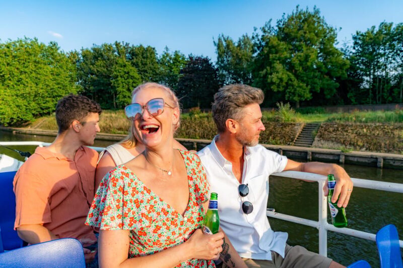 York: 60-Minute 'Happy Hour' Cruise For All Ages - The Experience in Detail