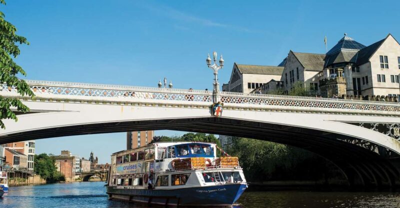 York: Daytime Sightseeing Boat Cruise with Live Commentary - An Overview of the Experience