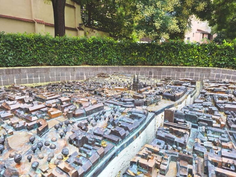 Zagreb: Explore with an Art Historian  Private Walking Tour - Key Points