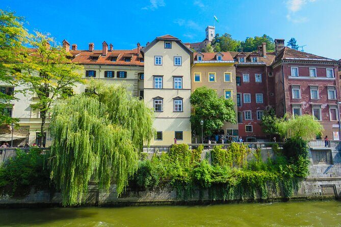 Zagreb: Lake Bled & Ljubljana Day Tour with Chocolate Gift - Key Points