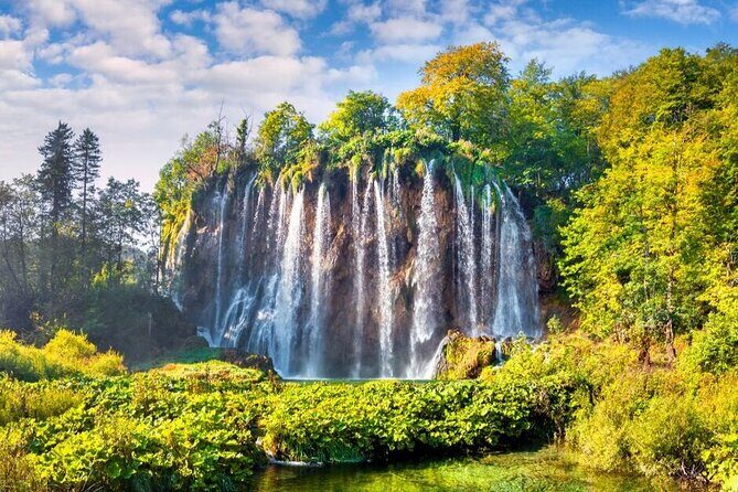 Zagreb to Split via Plitvice Lakes (3 hours stop is included) - The Sum Up