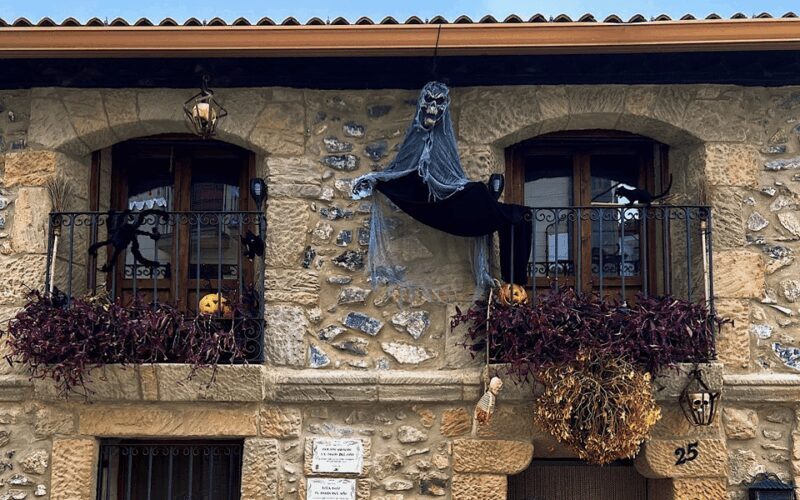 Zaragoza: Only excommunicated and cursed town with witches in Spain and food - Key Points