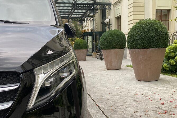 ZRH Zurich Airport to Zurich City Private TransferWinter Special - Who Should Consider This Transfer?